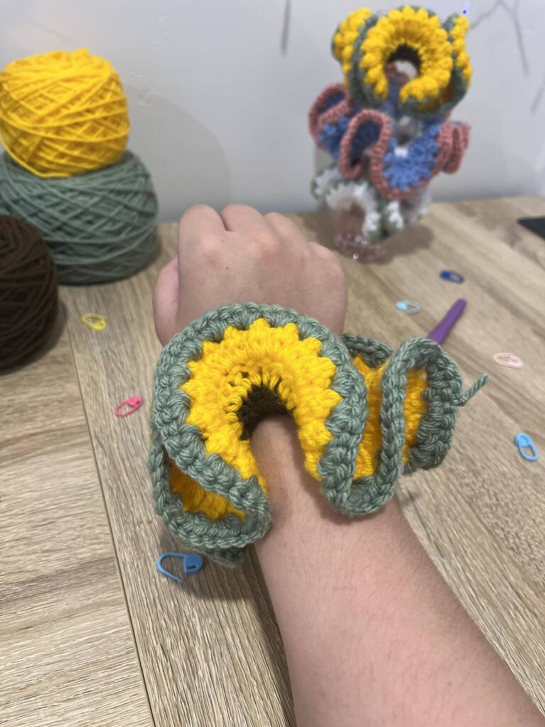 Tester call for Crochet: Sunflower scrunchie pattern - Testing zone ...