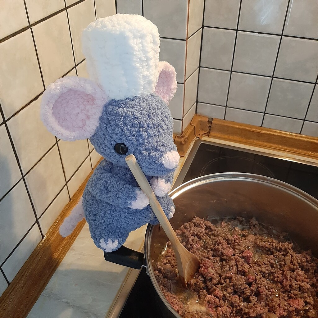 Little Remy cooking🍳🐀 - Crochet 🧶 - Ribblr community