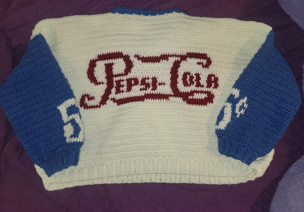 pepsi sweater: day 9 (finished!) - Crochet 🧶 - Ribblr community