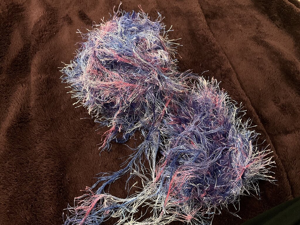 This is very weird yarn - Crochet 🧶 - Ribblr community