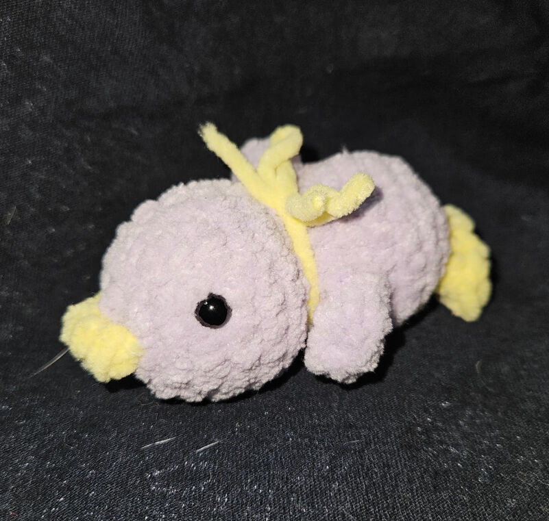 Different yarns, same pattern, who will win? Voting! Lazy Duck ...